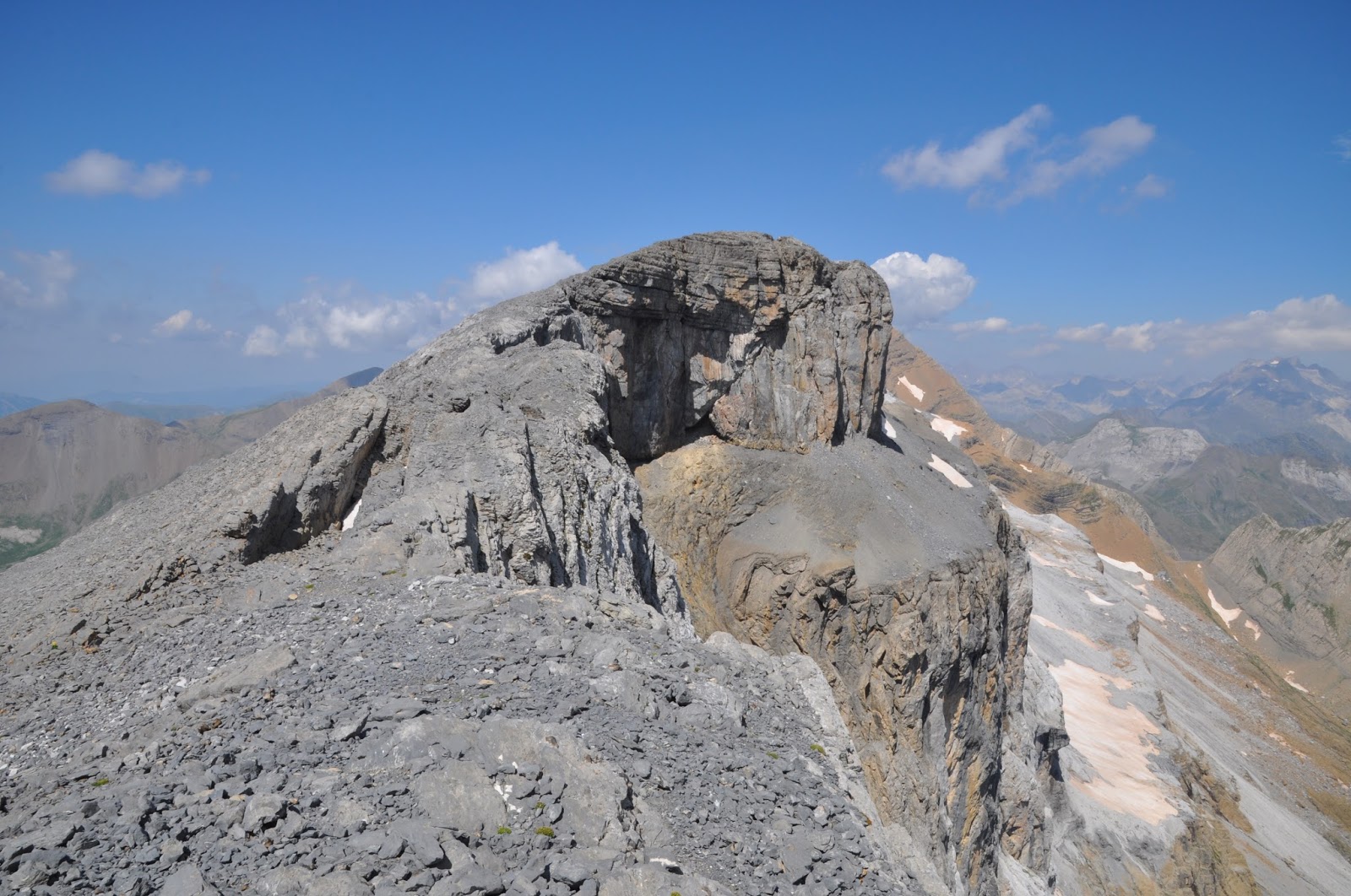 Tour du Marboré, 3009m, depuis le Col de Tentes.