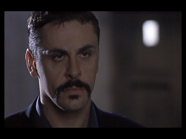 Pasalupo's Roundabout: Нормални људи ([Normal People], Oleg Novković. 2001)