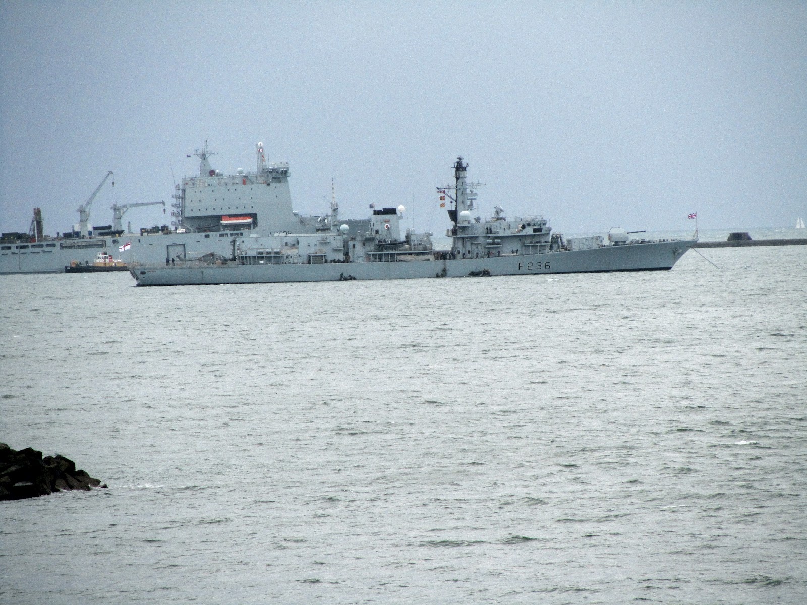 Narrowboat Armadillo: Pilgrims and the Mayflower, a warship, pubs and ...