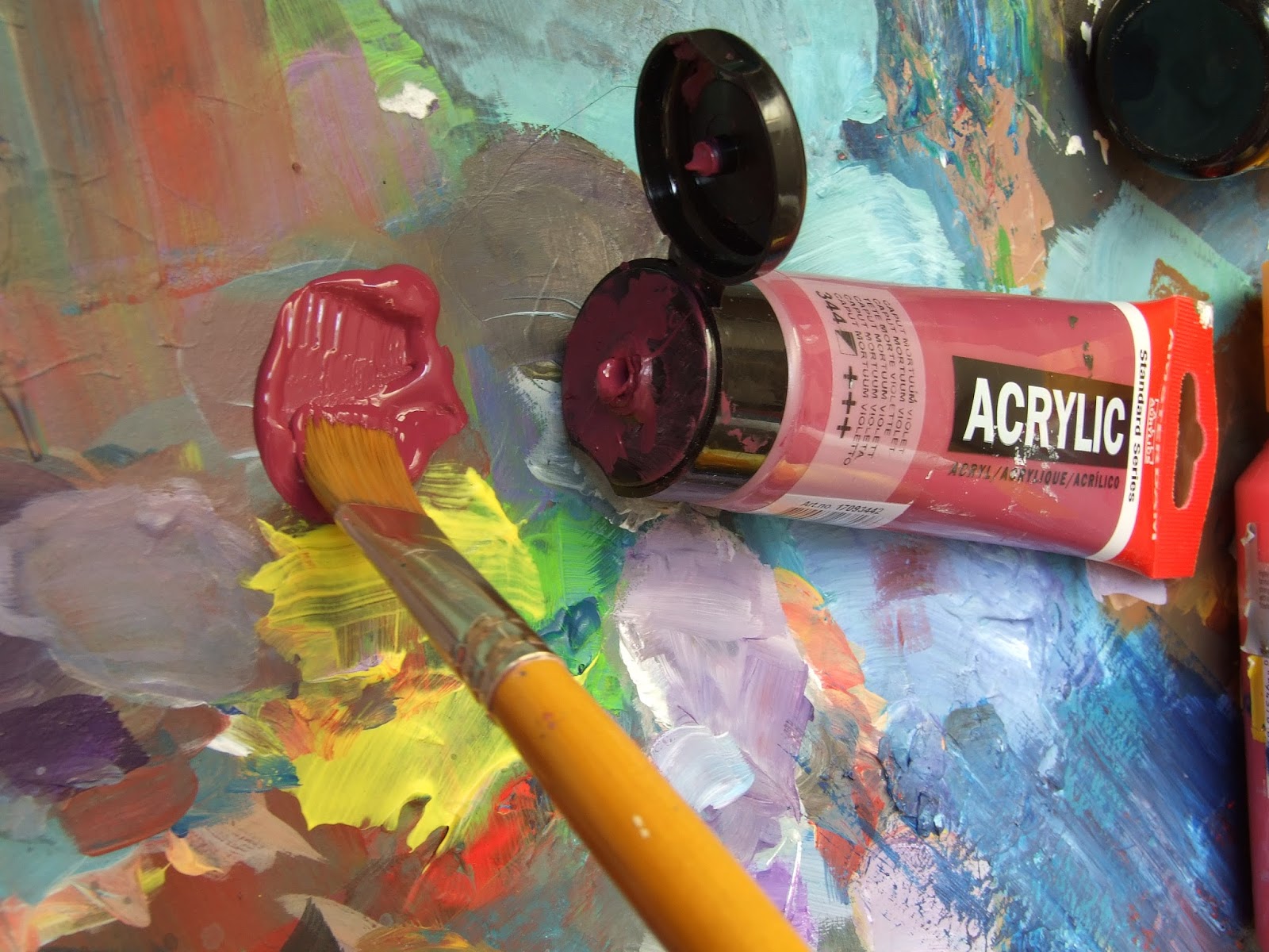 Juo Art: Jak radzić sobie z akrylem? Kilka wskazówek dla zielonych