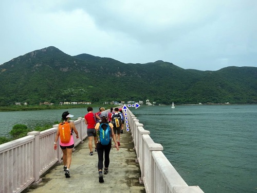 The Beauty Of Infinity Pool MAN CHEUNG PO-HONG KONG - Adventurers Buddy