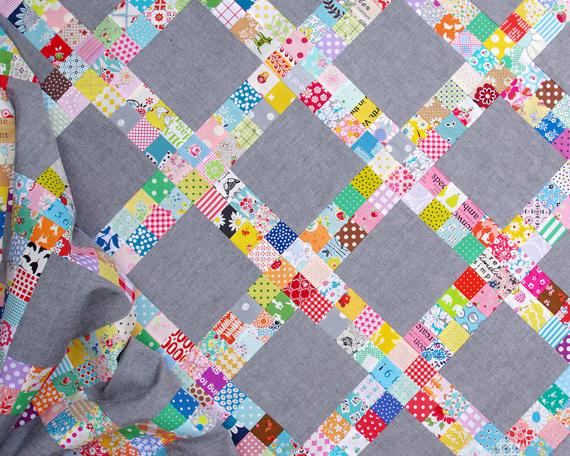 A Postage Stamp Scrap Buster Quilt | Red Pepper Quilts | Bloglovin’