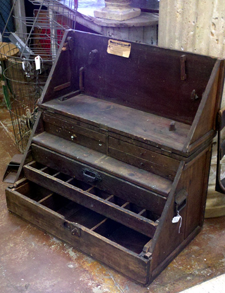 Dan's Shop: Cool Old Tool Chest