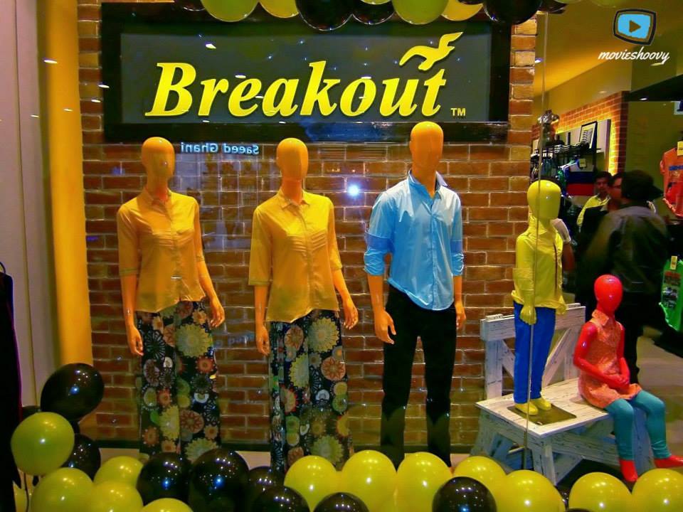 MOVIE SHOOVY: BREAKOUT BRAND STORE IN KARACHI