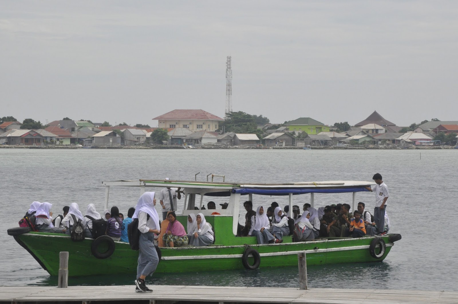 Keselamatan Pelajar dan Nelayan Menjadi Prioritas Sat Polair Polres Kepulauan Seribu