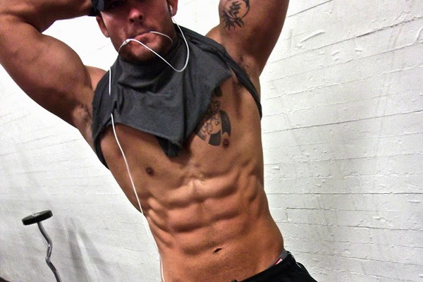 Eyecons: MODEL MONDAY: SEAN SARANTOS