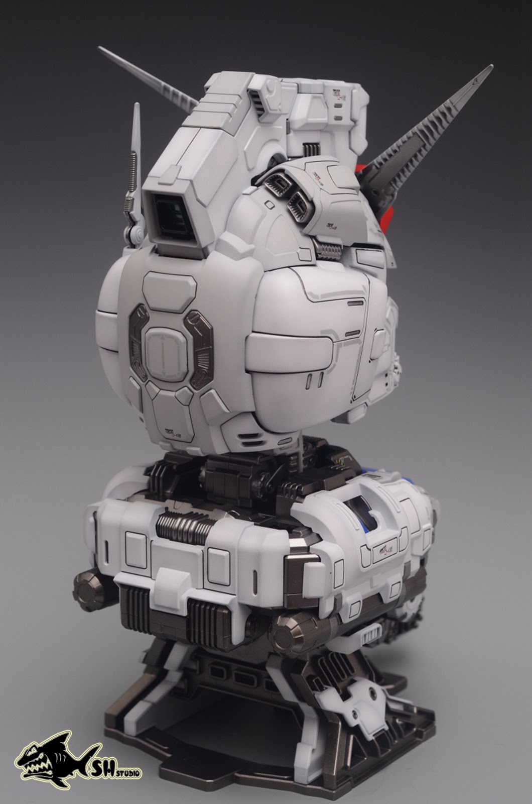 Custom Build: 1/20 Gundam GP04 Gerbera Head Display