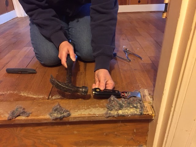 How to Remove Carpet Tacks From Hardword: Best Tools & Steps