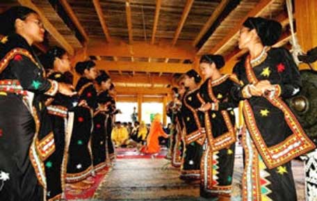 Tarian Tradisional Daerah Aceh Indonesia - Senibudayasia