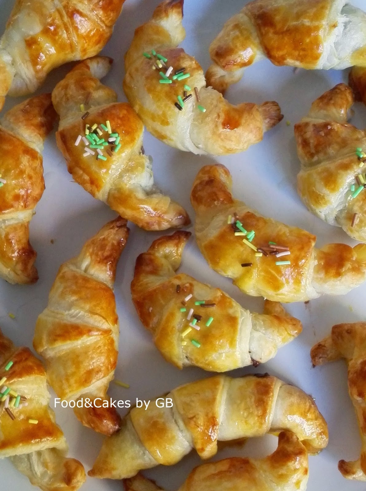 FOOD & CAKES: Mini croissants de chocolate - VIDEORECETA