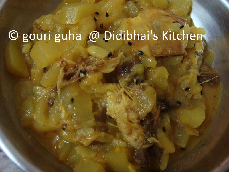 Didibhai’s Kitchen: Lau-er-tarkari Ilish Macher Matha Diye/Lauki ...