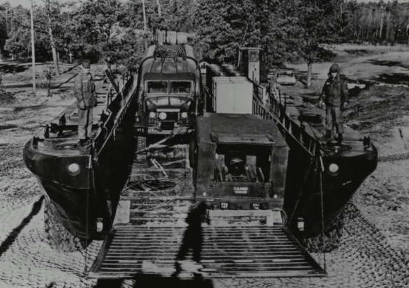 Armour force / Panssaroitu voima : LARC-LX