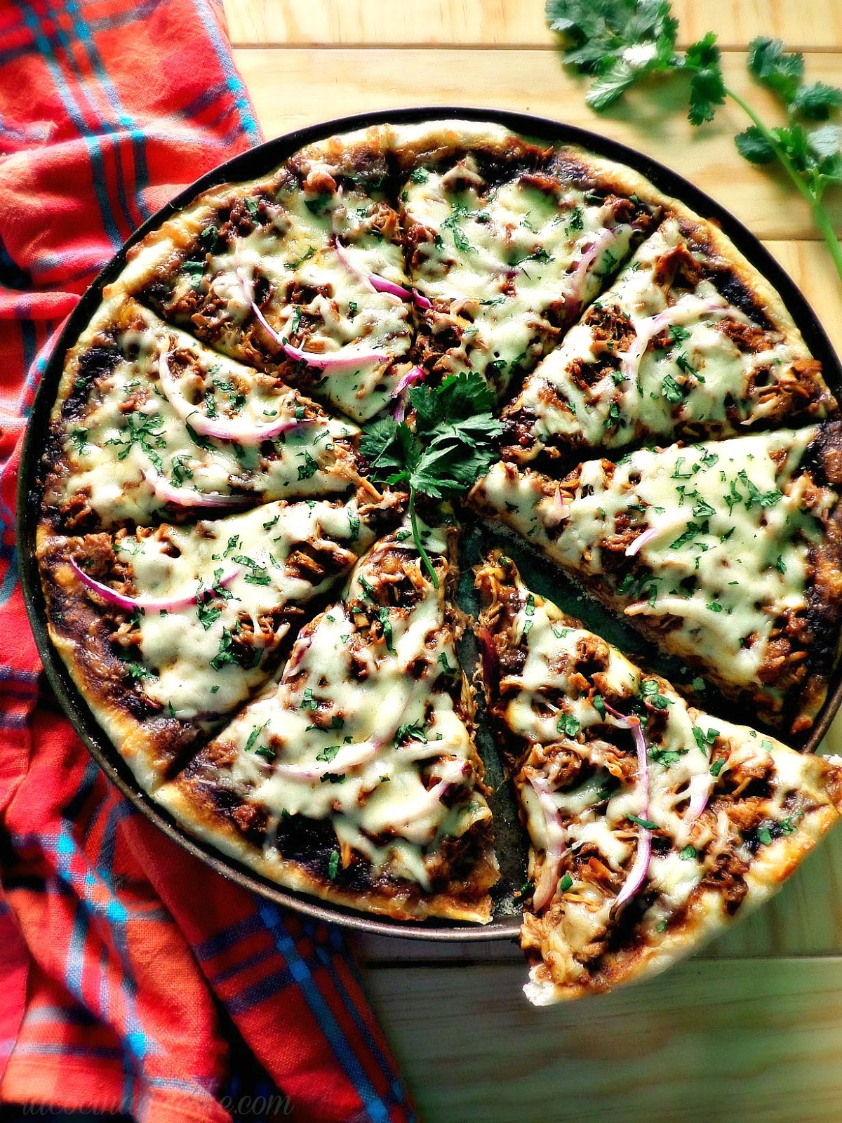 Homemade Pizza de Mole (Chicken Mole Pizza) - La Cocina de Leslie