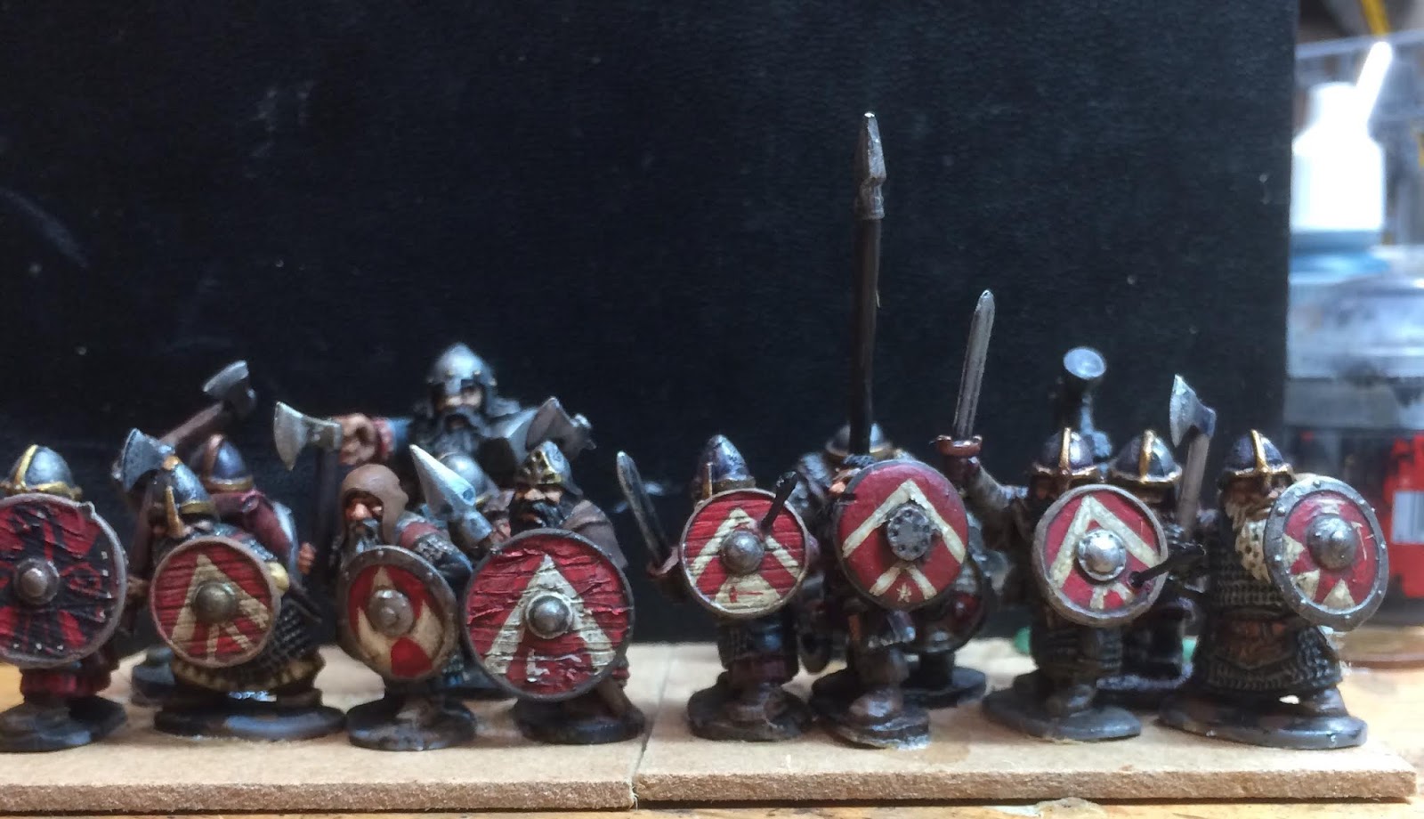 iron mitten: Iron Hills Dwarves in Shield Wall