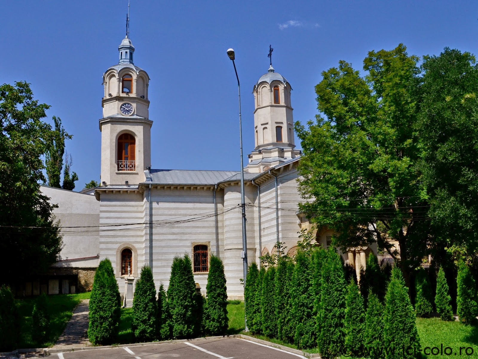 Ici-colo, prin Iași: de ce să te dedulcești la dulcele târg al Ieșilor ...