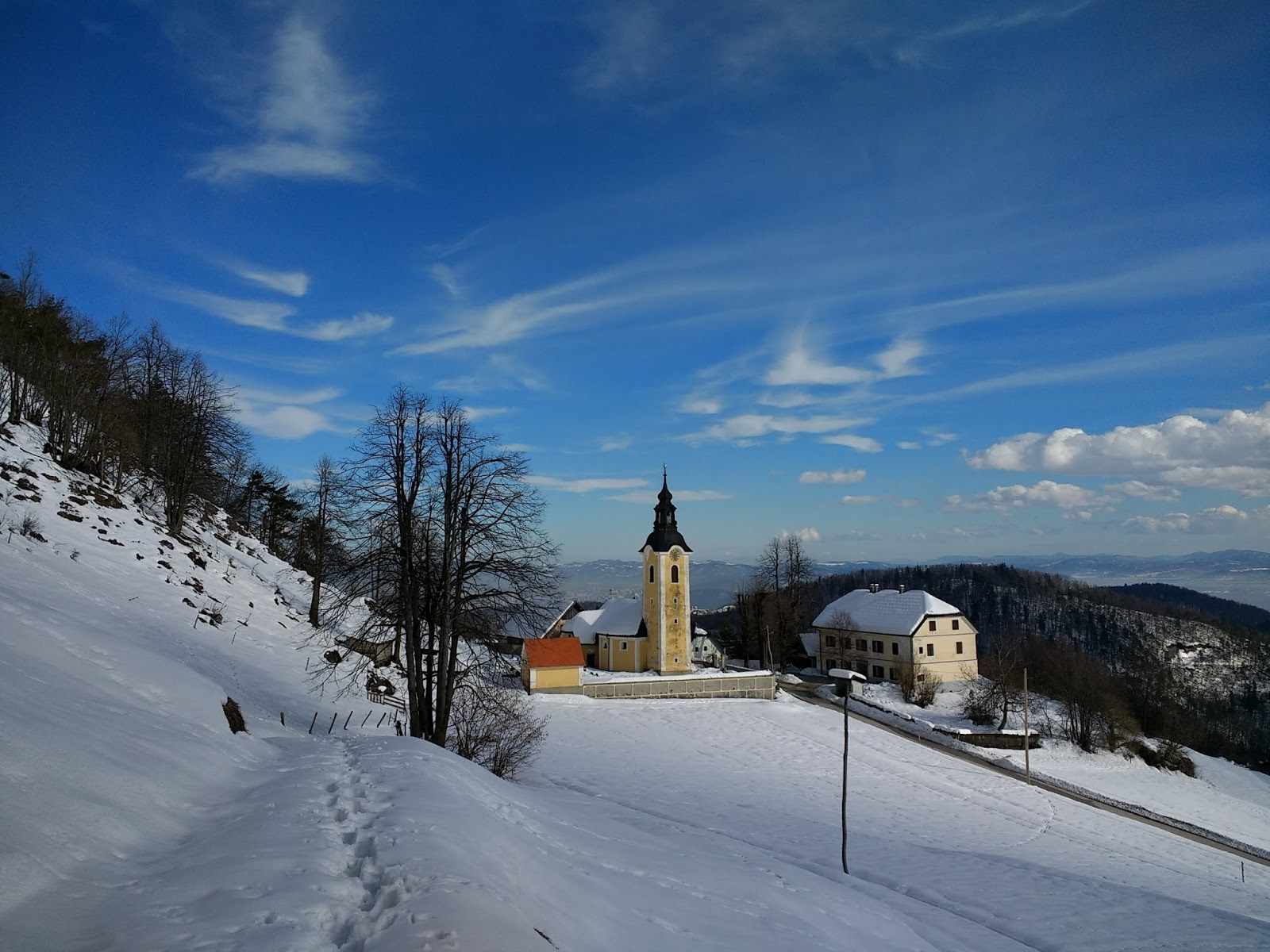 Steze In Sledi: Polhograjsko hribovje