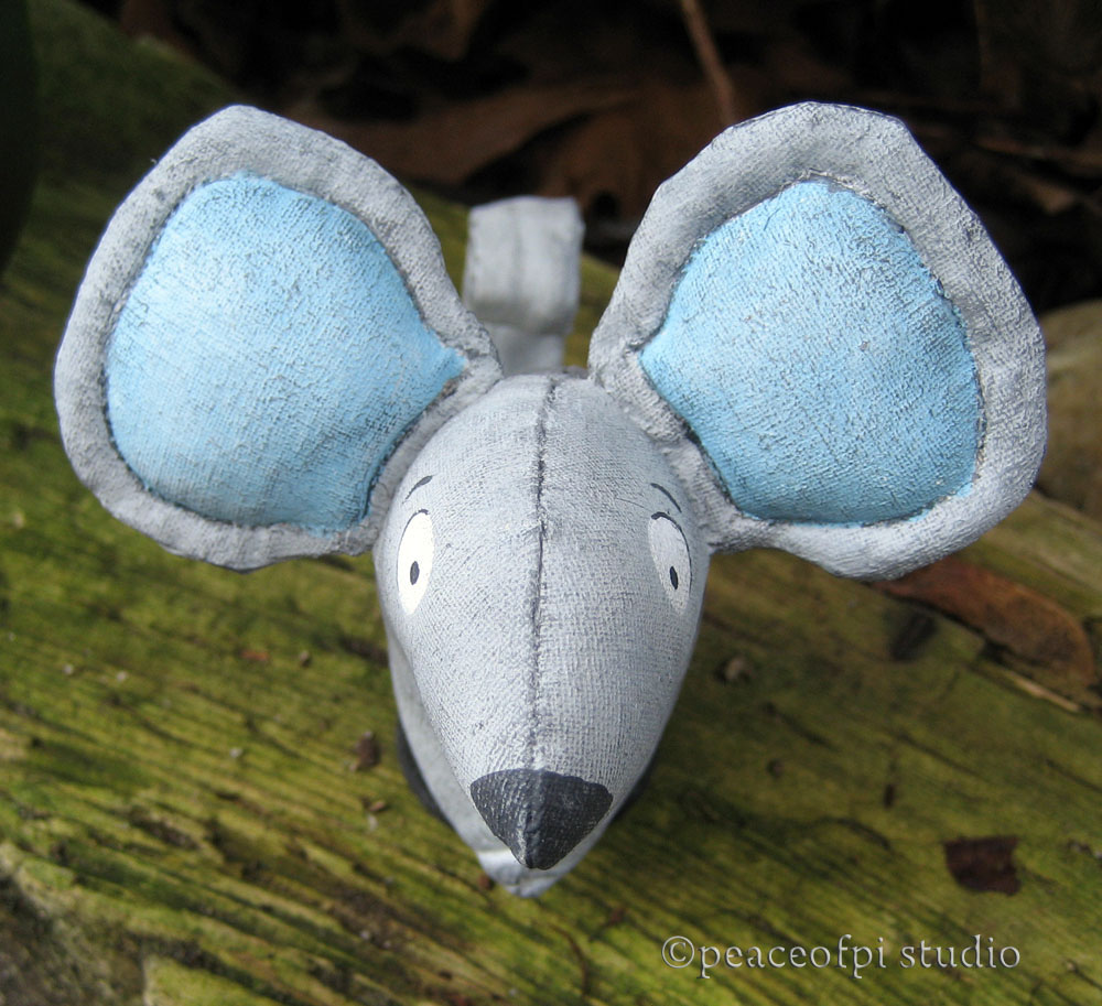 peaceofpi studio: A Mouse in the House