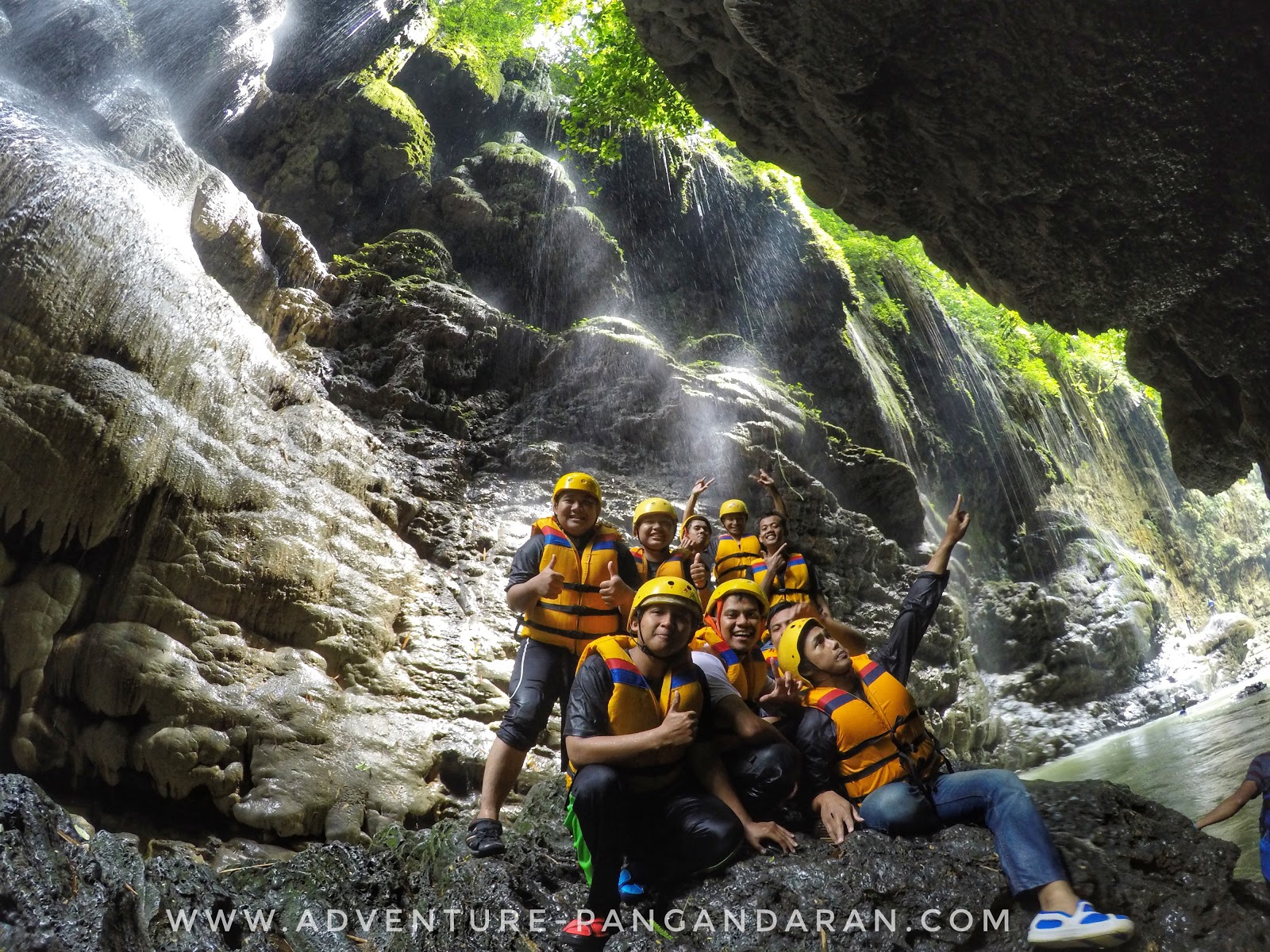 Perbedaan Full Body Rafting dan fun Body Rafting Green Canyon ...
