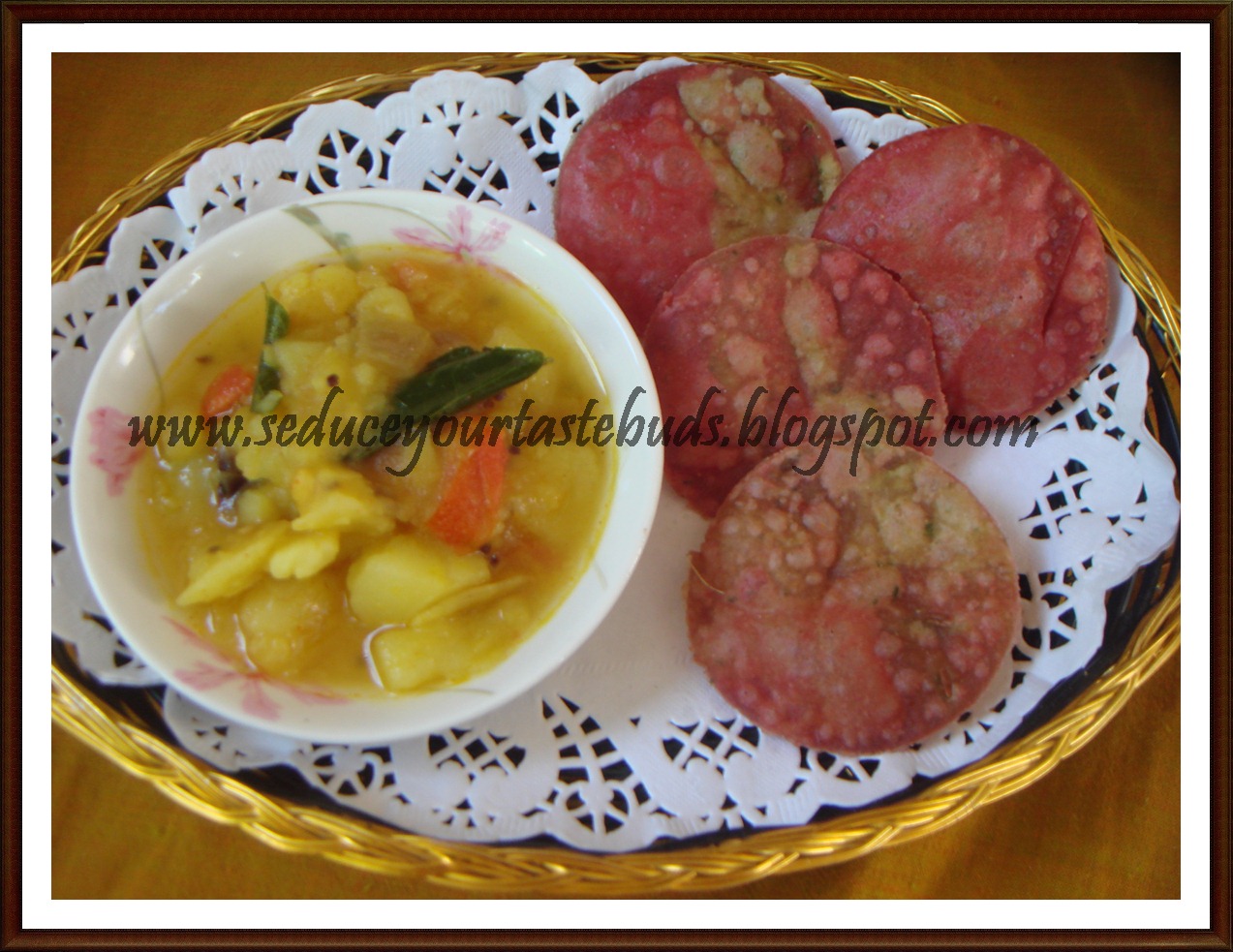 Double Colored Poori - Seduce Your Tastebuds...