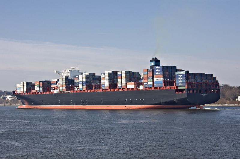 Navios em Santos: Nova geração de navios de container movimenta setor.