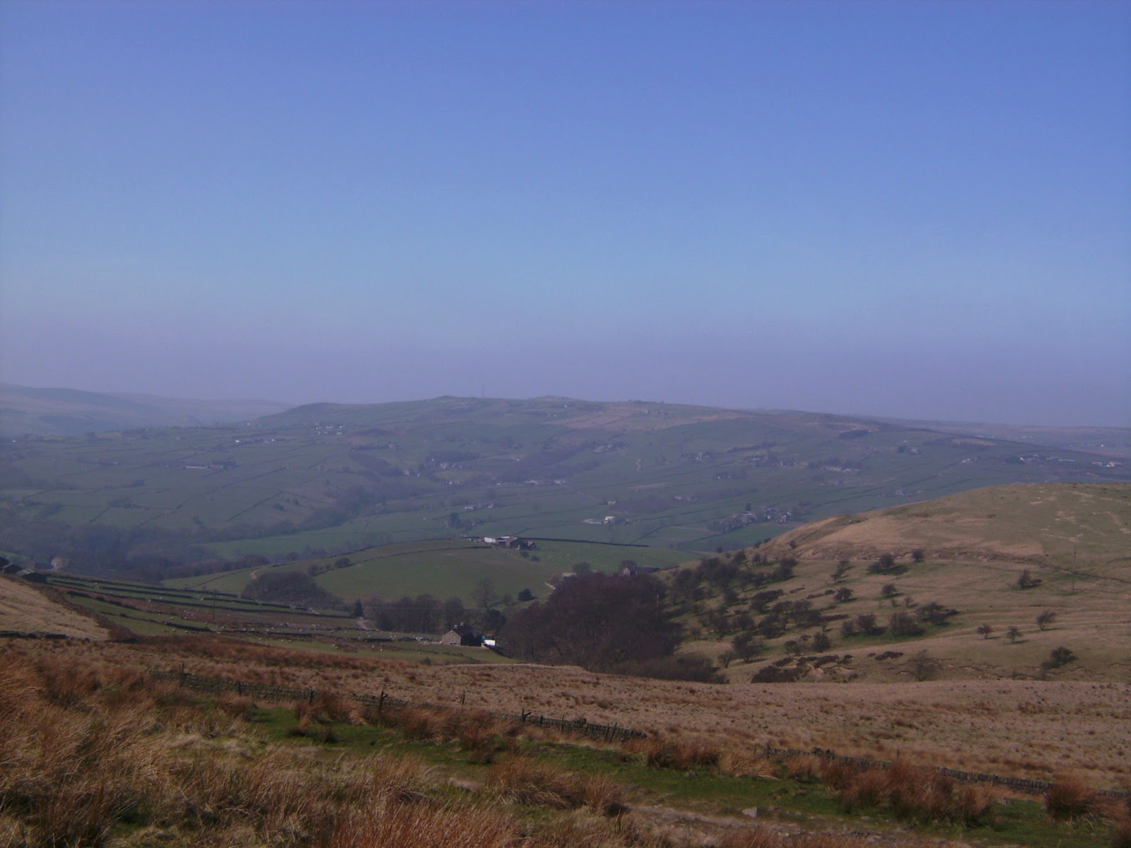 Martys` walks: Hebden Bridge to Stoodley Pike - 5 miles. Winja Walk.