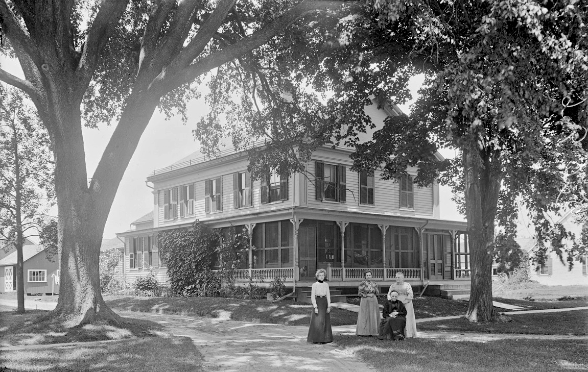 History in Photos: Howes Brothers