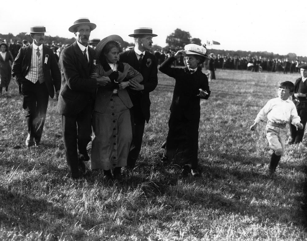 Suffragettes vs. Police: Historical Photos of Women's Suffrage ...
