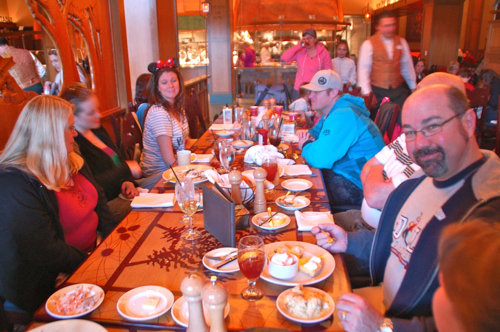 Disney Sisters: Family Reunion at Disneyland Resort