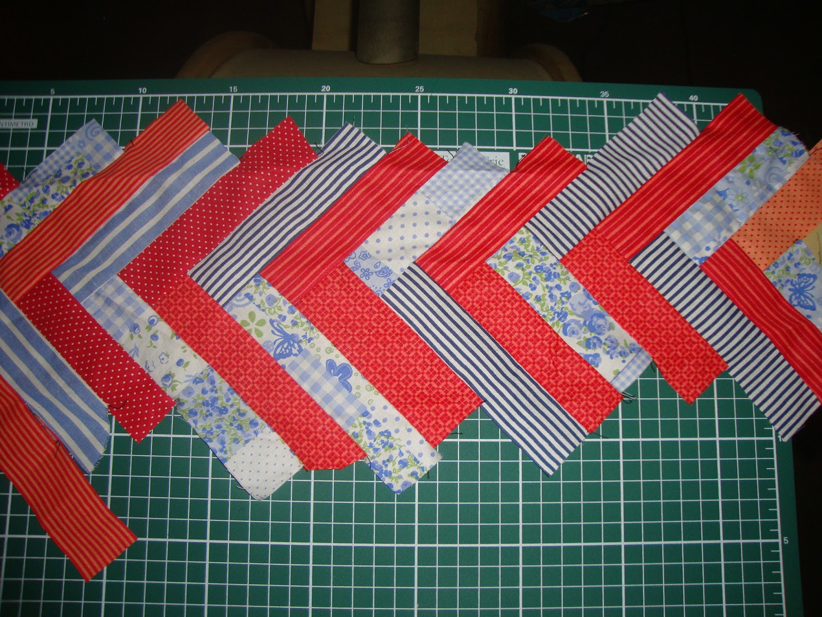 ANALAICE: Maratona de Patchwork - 10 ° Desafio - Bloco com Tiras