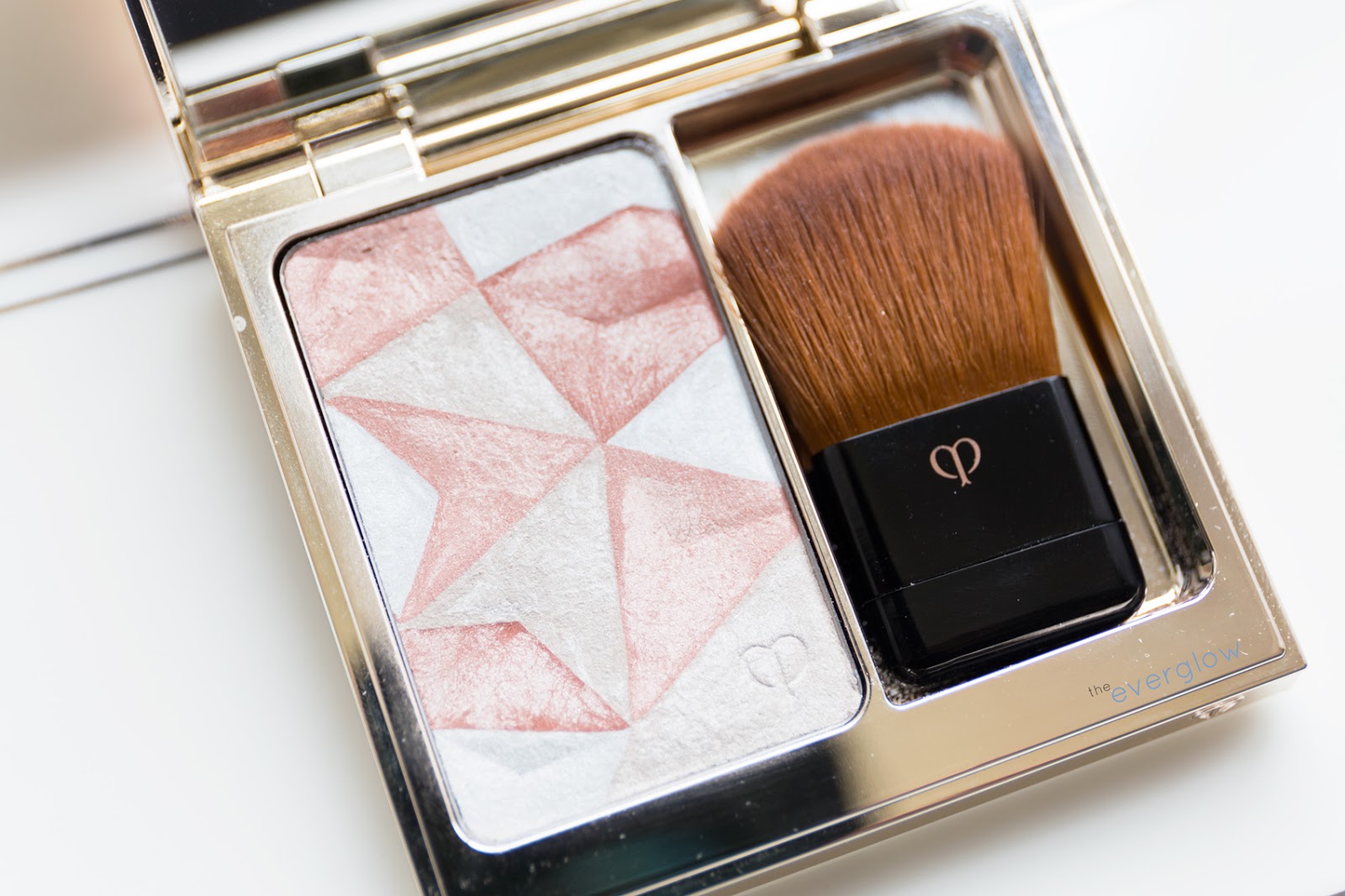 Review: Cle de Peau Beaute Luminizing Face Enhancer in 14 Delicate Pink ...