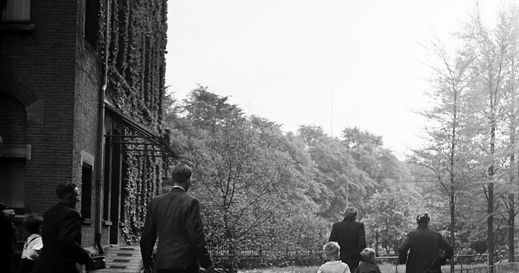 World 1900 - 1950: Dutch famine of 1944-1945 ( known as the Hongerwinter)