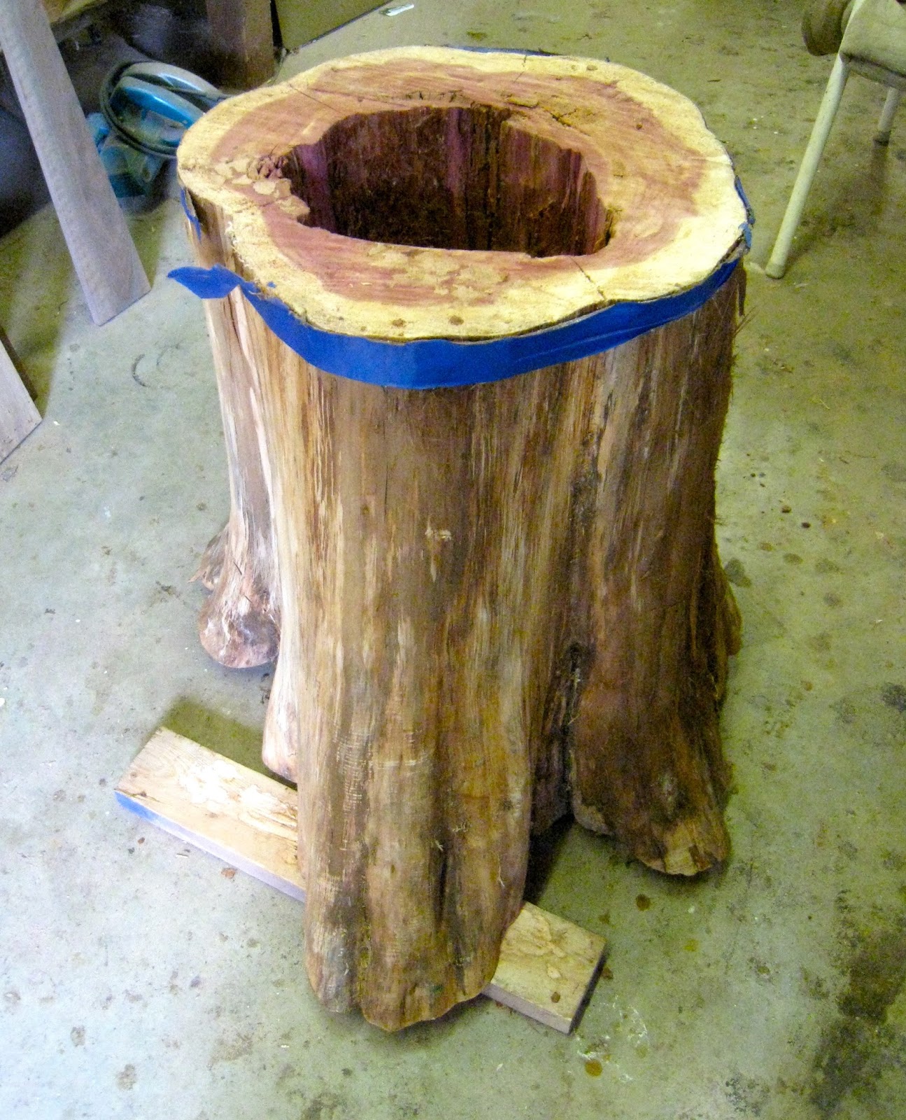 Repurposed For Life: FROM CEDAR STUMP TO COFFEE TABLE