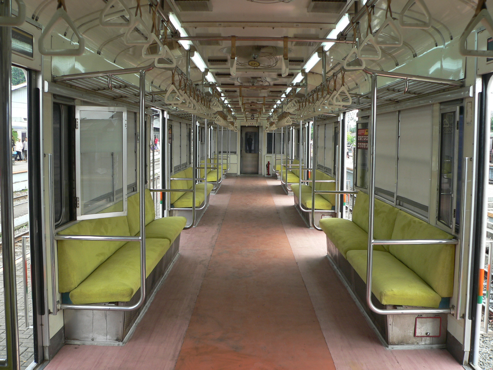 インドネシア鉄道ファン: Trial Run Seri 103 Ex-JR East 103 E21F | 元JR東日本103系ケヨE21の試運転