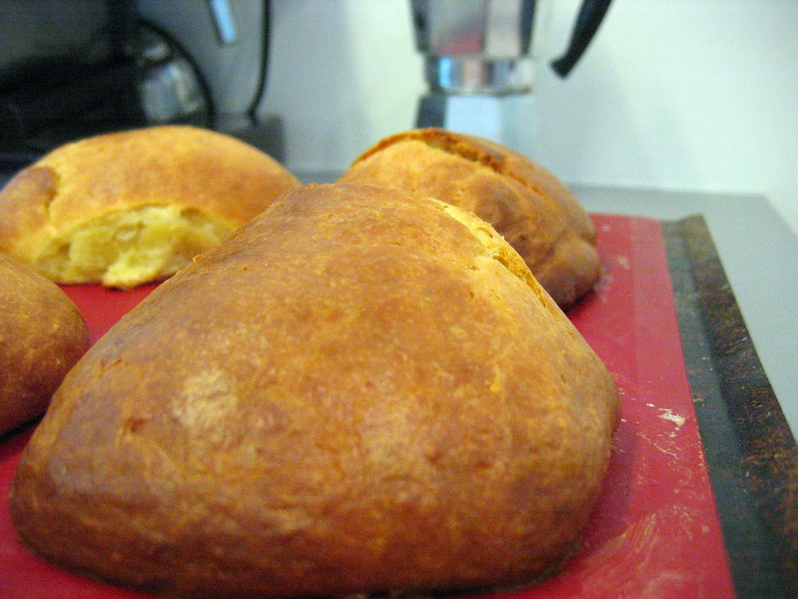 good food in a crap kitchen: Easy brioche