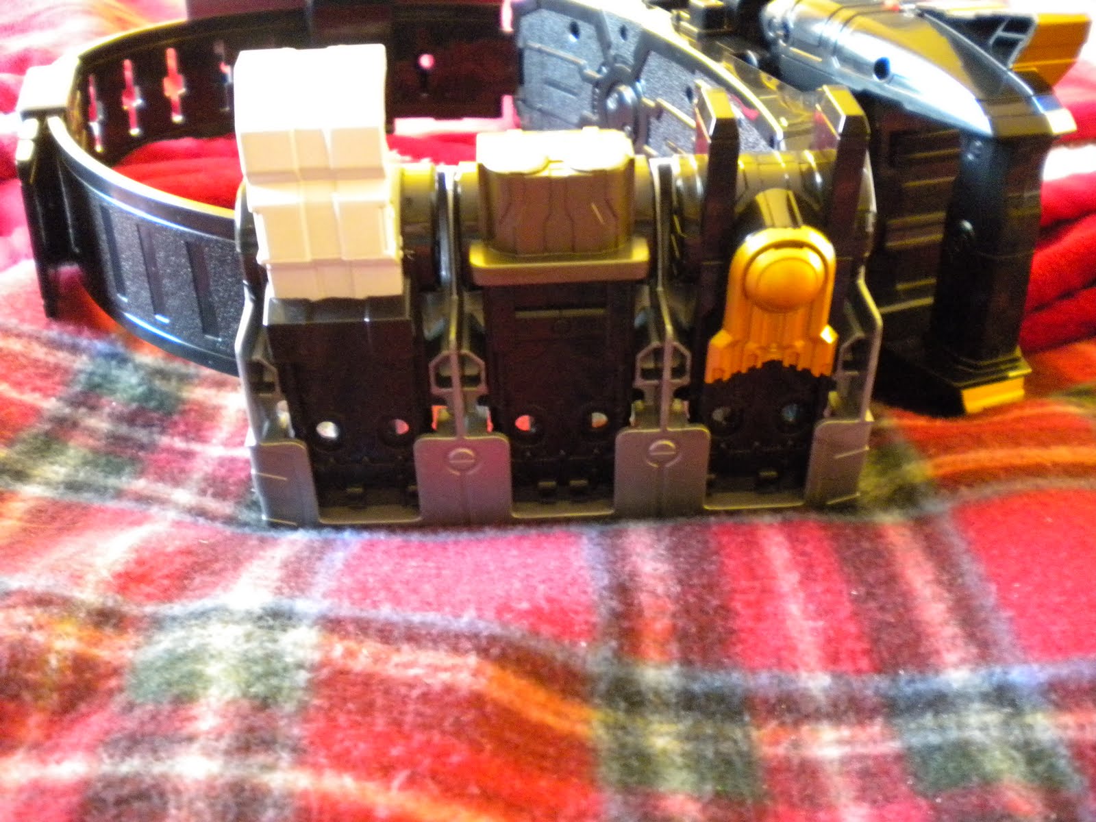 Moe Rider Reviews: Kamen Rider Kiva - DX IXA belt