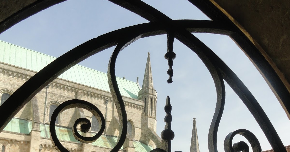 Sandra Dodd: Unexpected details in photos