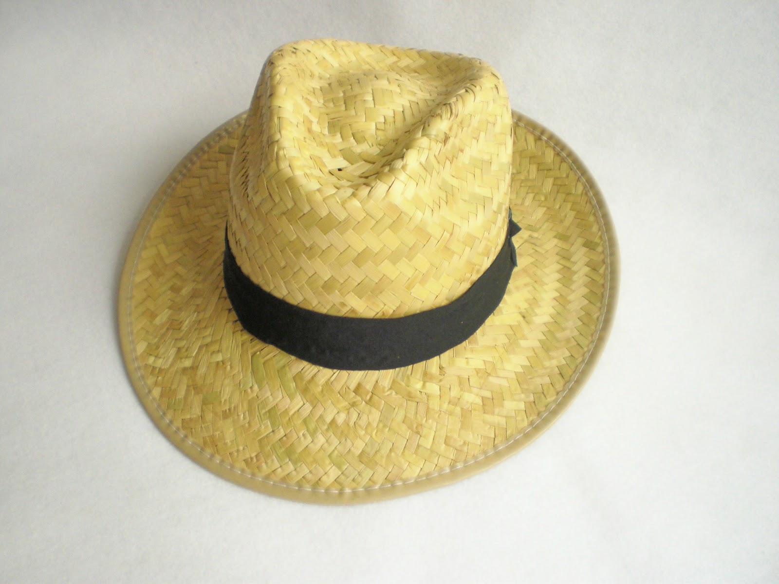 Distribuidora Interparty: Sombreros de Palma