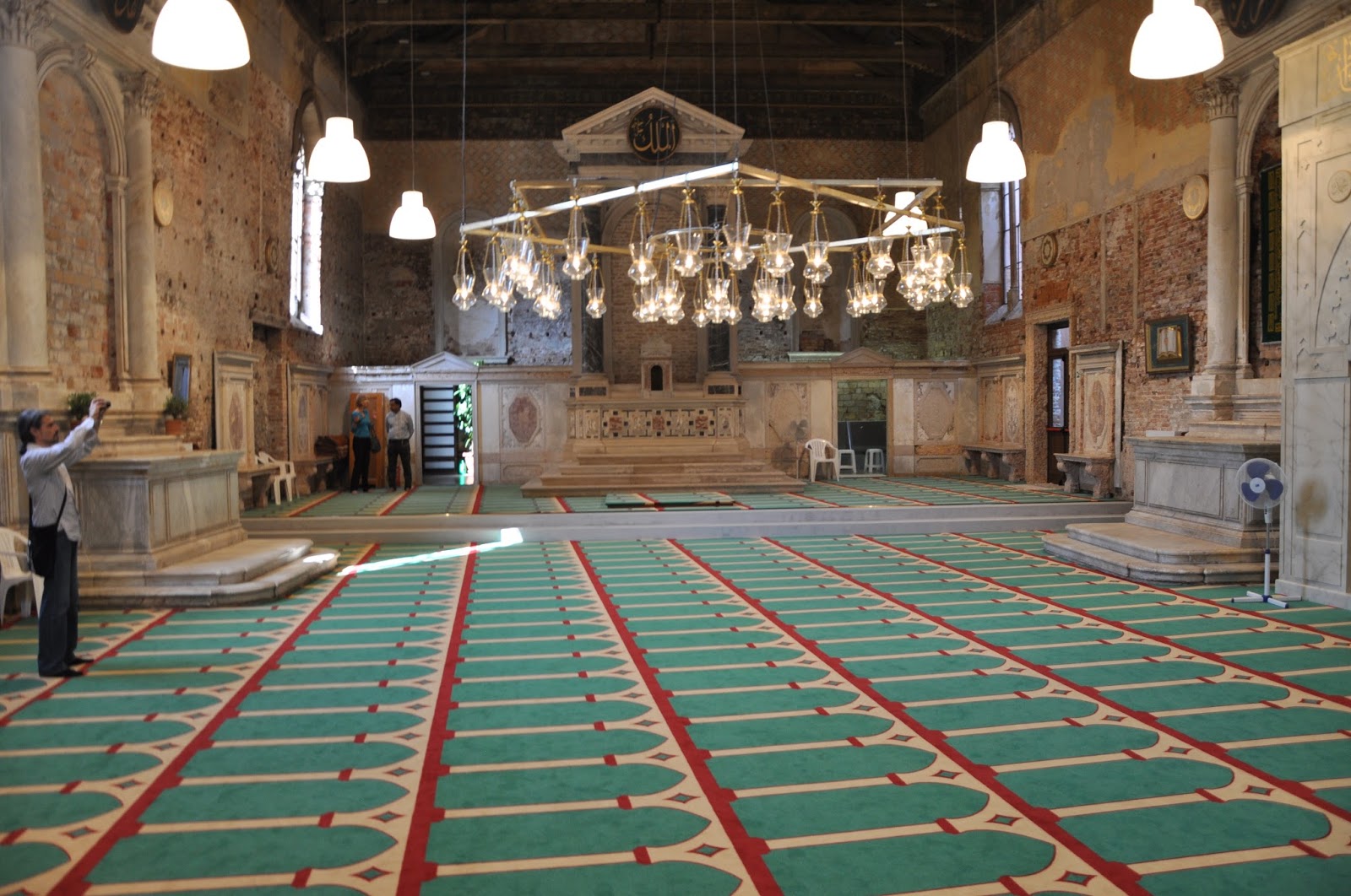 Orbis Catholicus Secundus: Catholic Church Converted to Mosque in Venice