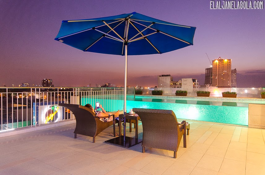 Elal Lasola Travel & Photography: Quezon City | Luxent Hotel