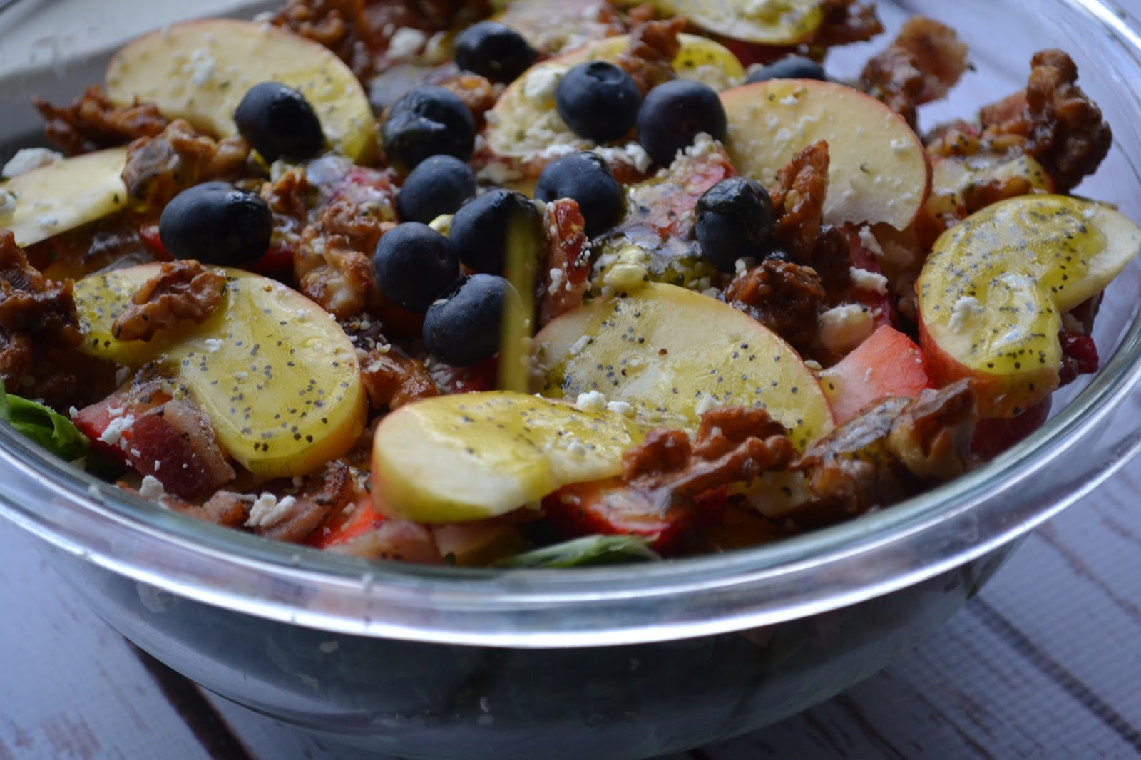 #FreshTastyValentines ~ The Best Fruity Nutty Salad You've Ever Had