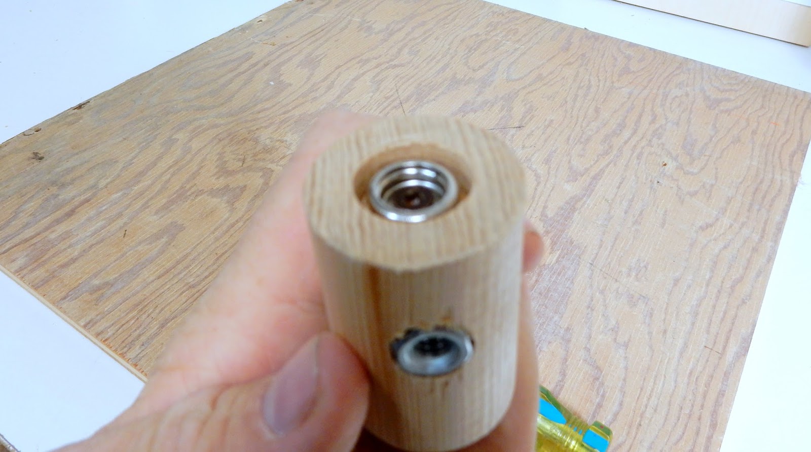 Jax Design: Jigsaw circle cutting jig