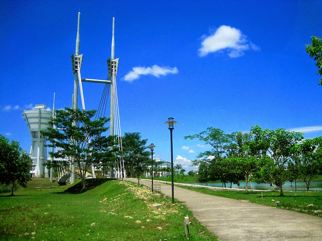 Jalan nak pergi student pavillion (tempat makan, 7eleven, storebook dll)