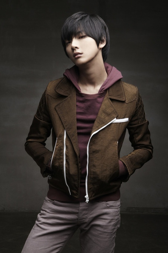 Korean Actor - Yoon Shi Yoon