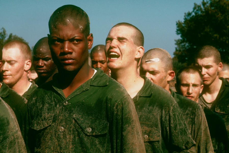 17 Photographs Captured Daily Life at US Marine Corps Boot Camp, Parris ...