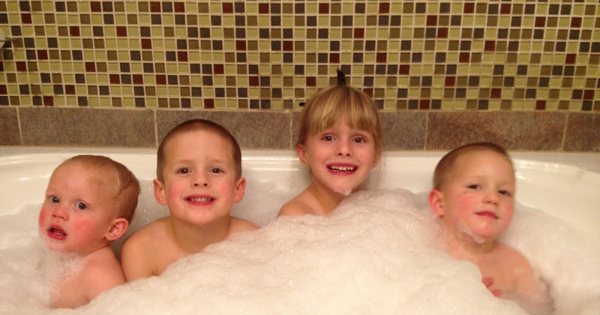 The Holloway Family: 4 in the bubble bath.