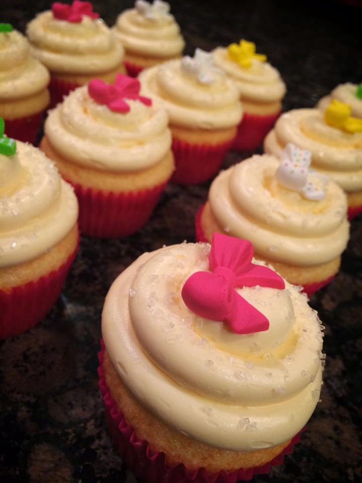 ashley bakes: Birthday Bow Cupcakes