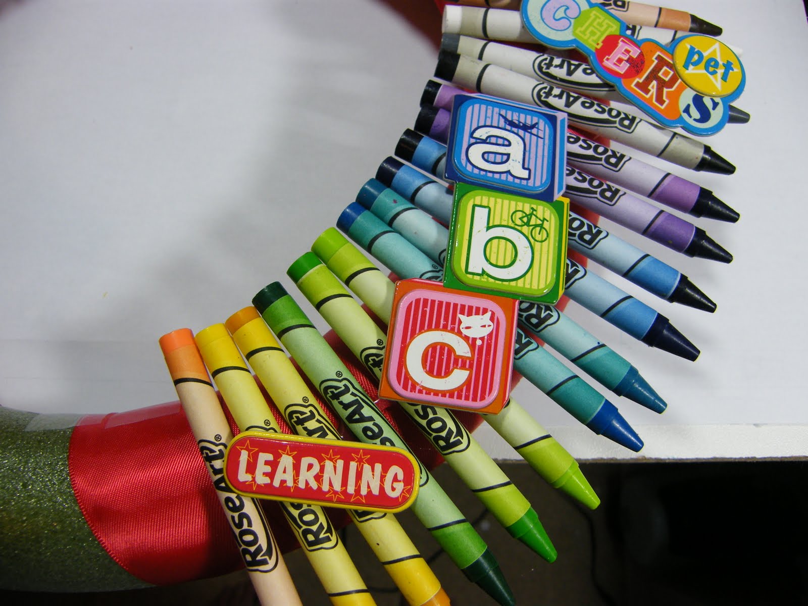 Peace, Love & Scrapbooking: Back to School Crayon Wreath!