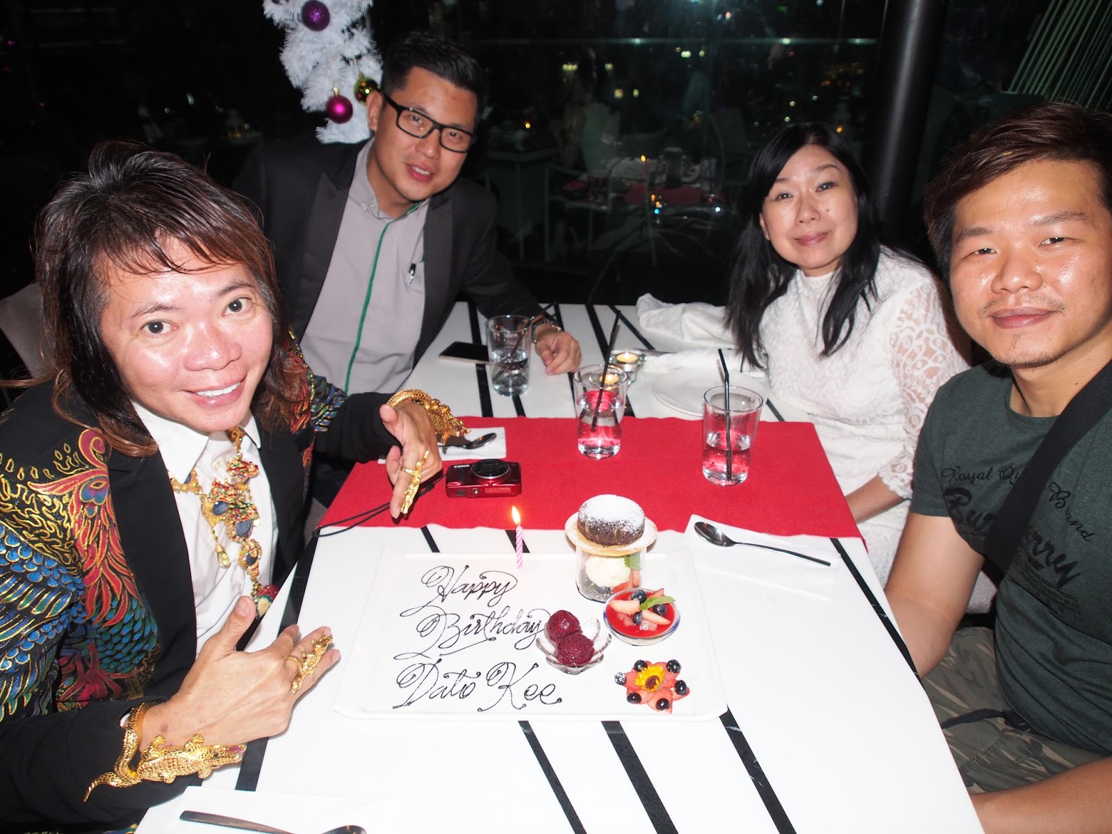 JE TunNel: Hemisphere Restaurant & Bar @ Regalia Serviced Apartment ...