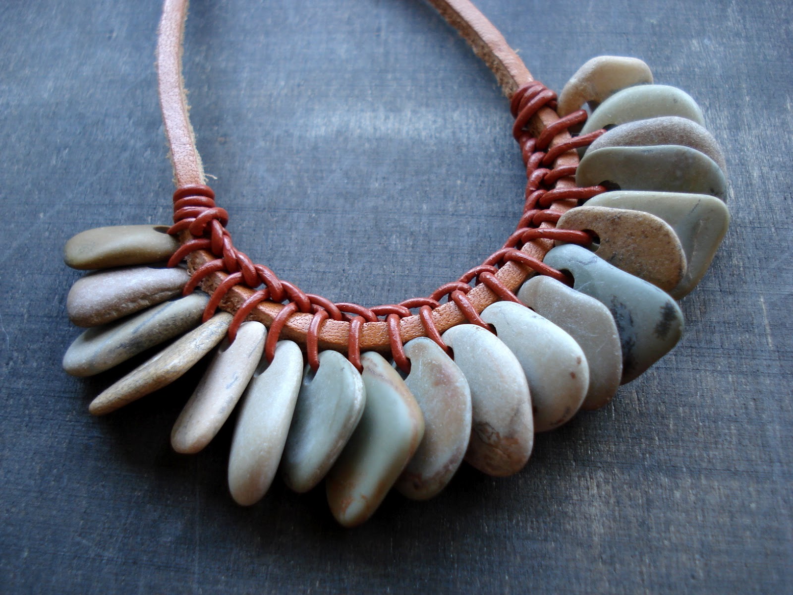 zsazsazsu: Stone and leather crochet