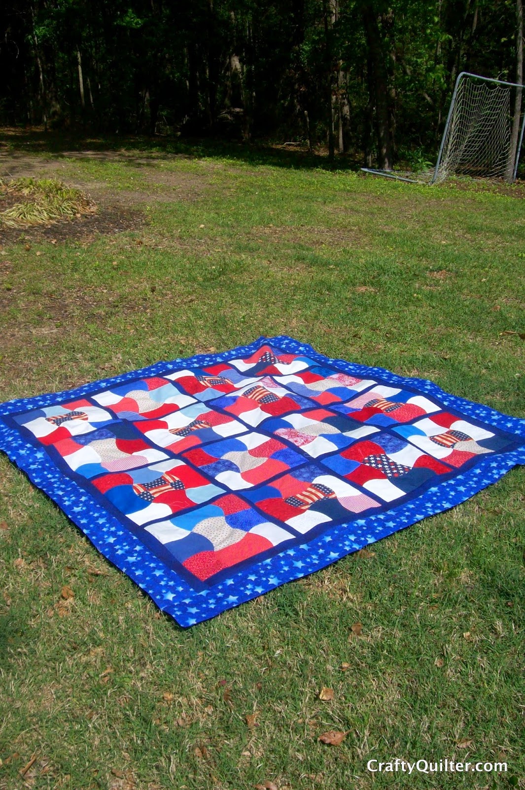 The Crafty Quilter's Closet: American as Apple Pie Quilt top